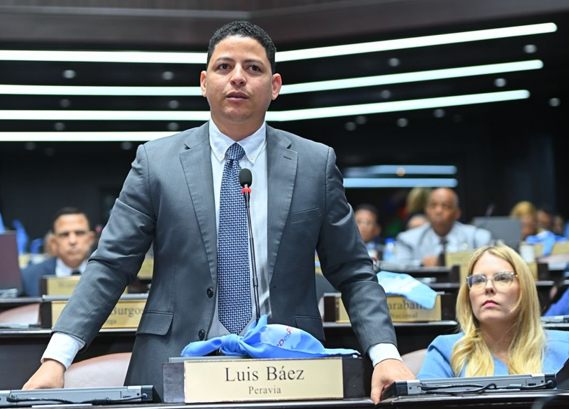 Diputado Luis Báez pide destitución del director de la Polic
